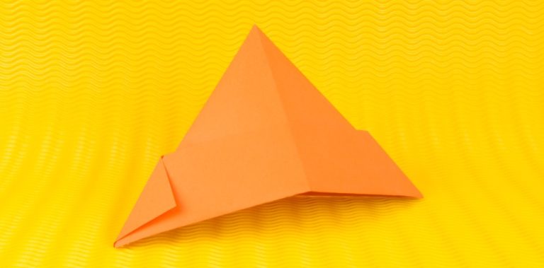 Kinderleicht Papierhut falten - Hut basteln mit Kindern - Jetzt loslegen